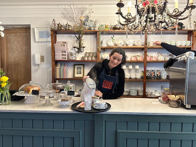 Su cafetería, el corazón de Rita Roux | Benditoplaneta